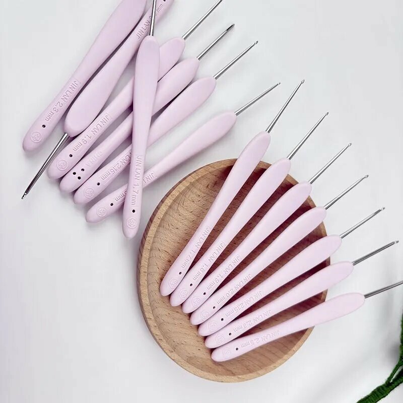 Крючок для вязания JinLan с мягкой прорезиненной ручкой и стальным наконечником 1,0мм