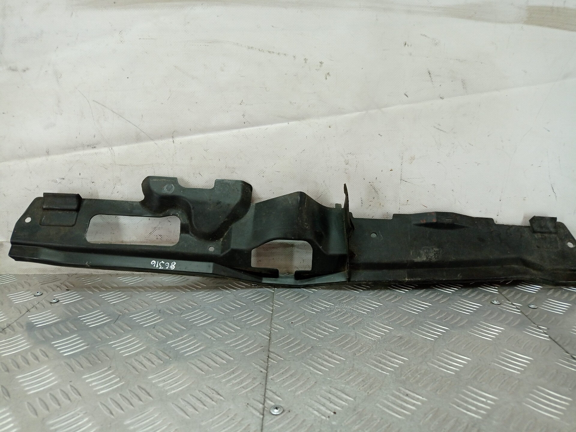 Накладка (облицовка) телевизора Mercedes-Benz A W168 рест. 2001 A1686989930