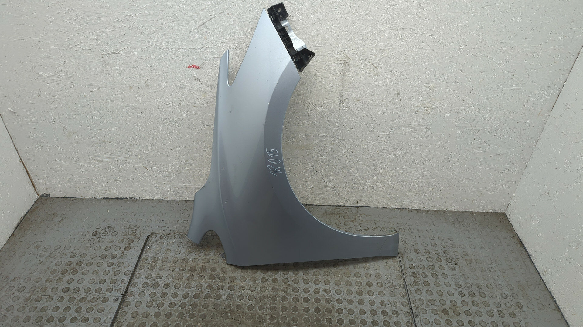 Крыло правое переднее Chevrolet Cruze Б/У