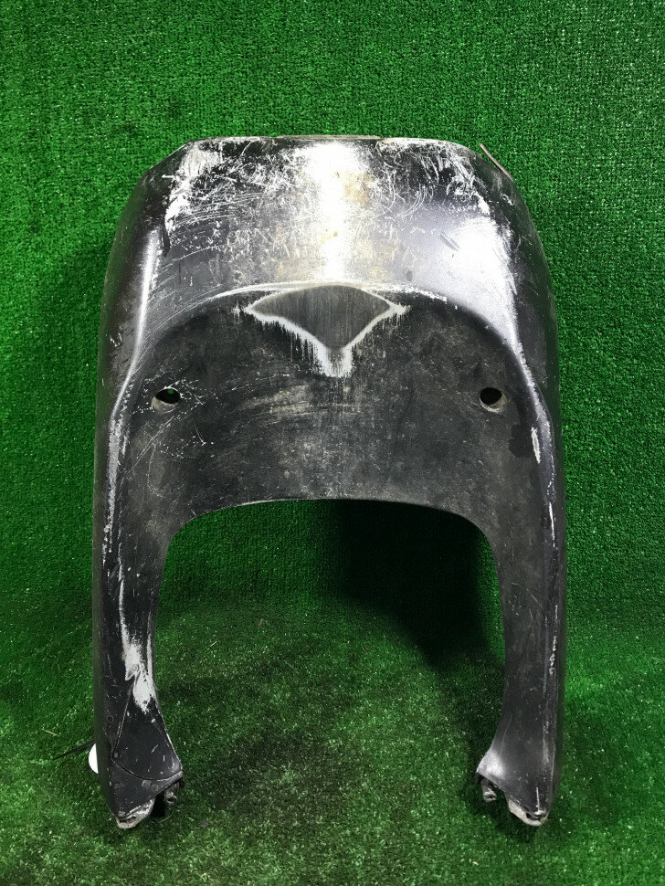 Облицовка передняя Подклювник Suzuki Lets 1