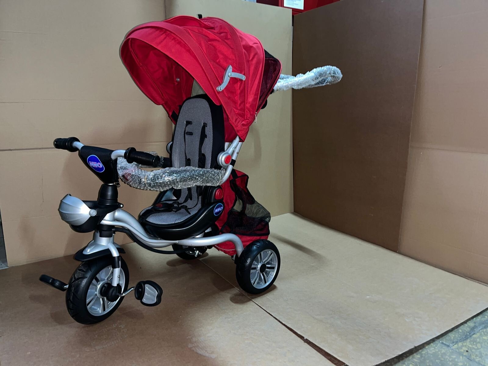 Велосипед TRIKE NEO-1, трехколесный, поворотное сиденье, красный