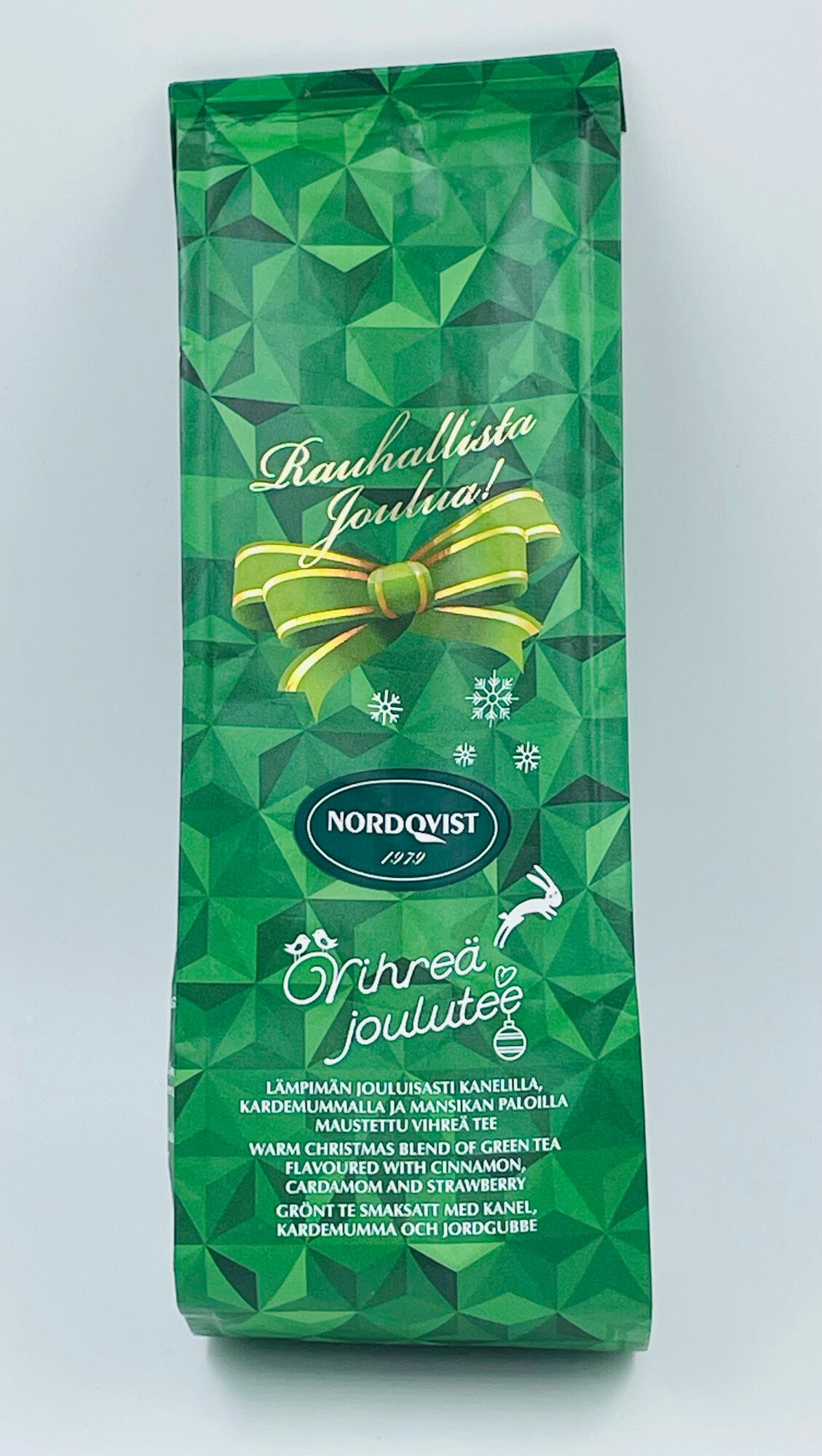 Чай Зеленый Nordqvist Рождественский с корицей, кардамоном, клубникой, 80 г (Финляндия)