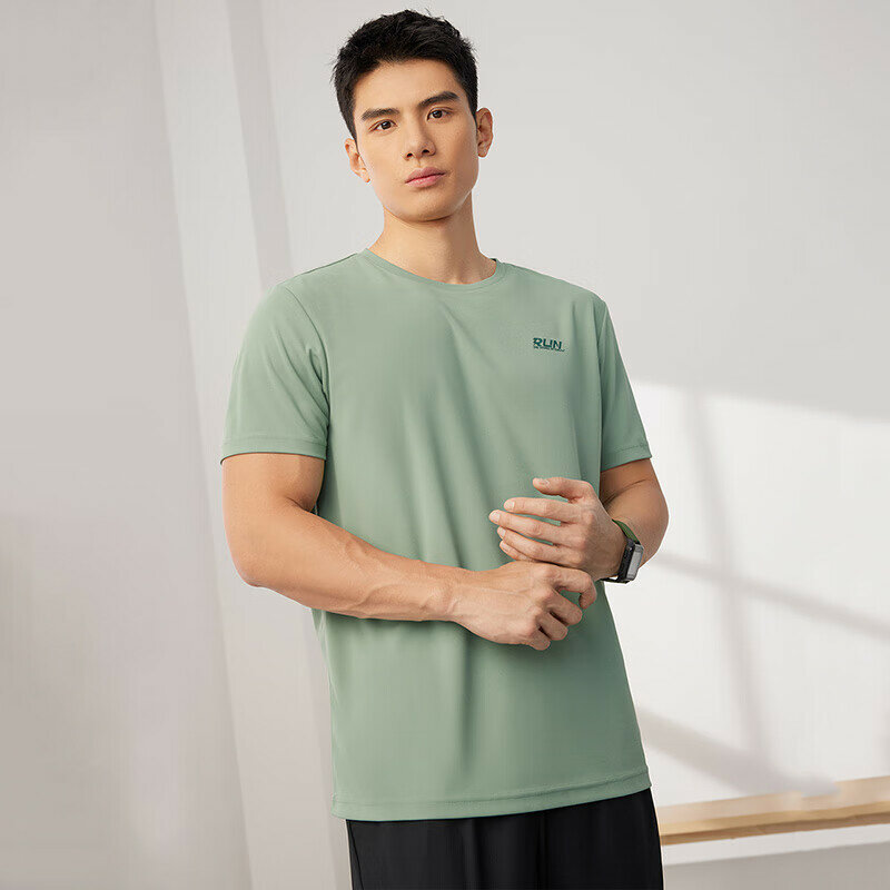 Футболка спортивная