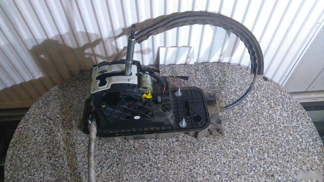 Кулиса Фольксваген пассат B6 VW Passat АКПП 1K1713041C 3C0713265C