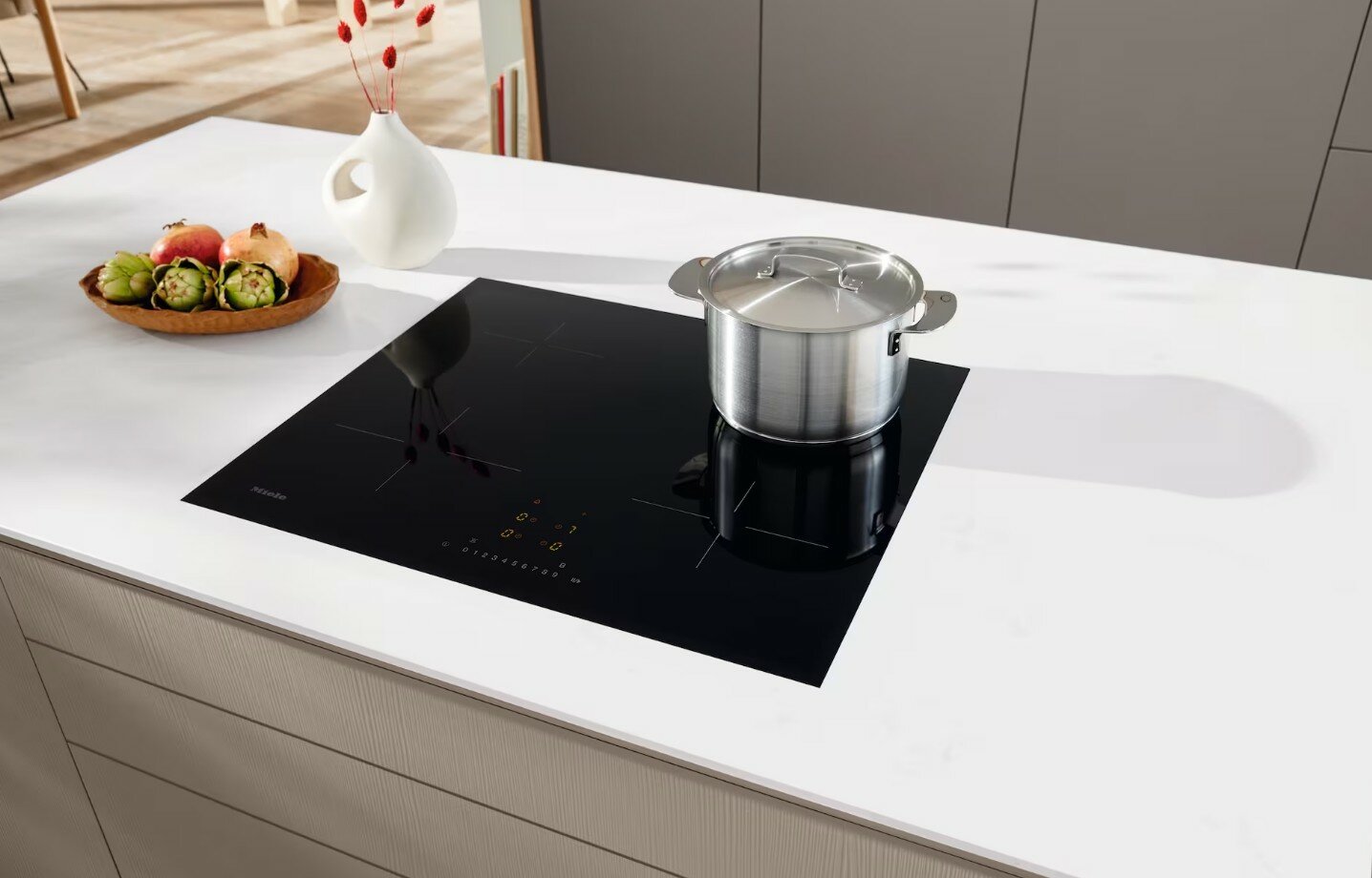 Индукционная варочная панель Miele KM 7361 FL, черная , сенсорное управление