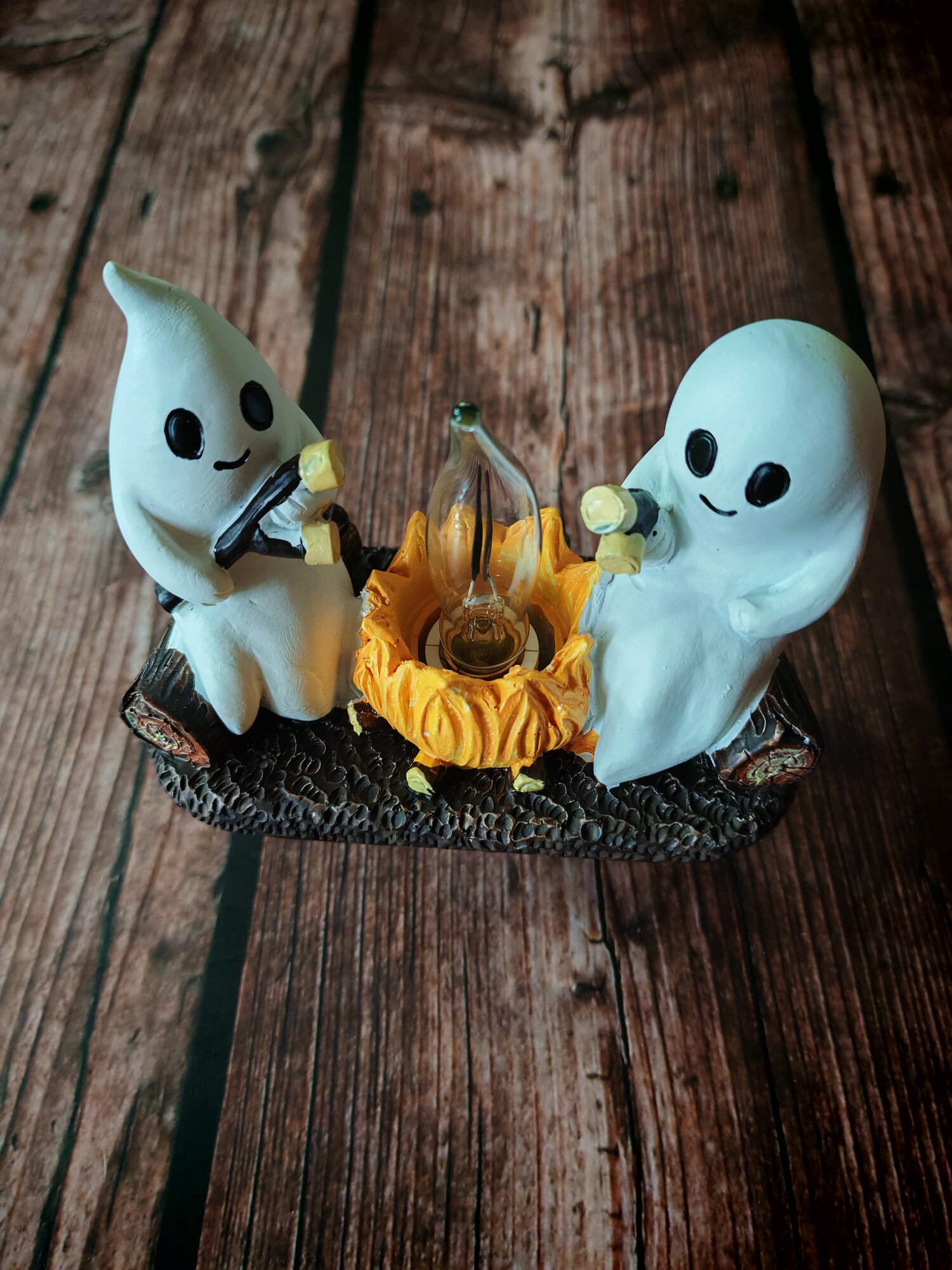 Креативный светильник, ночник в розетку "Привидения у костра"(без лампочки)