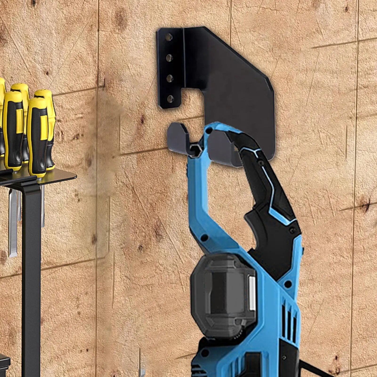 Металлический держатель для бензопилы