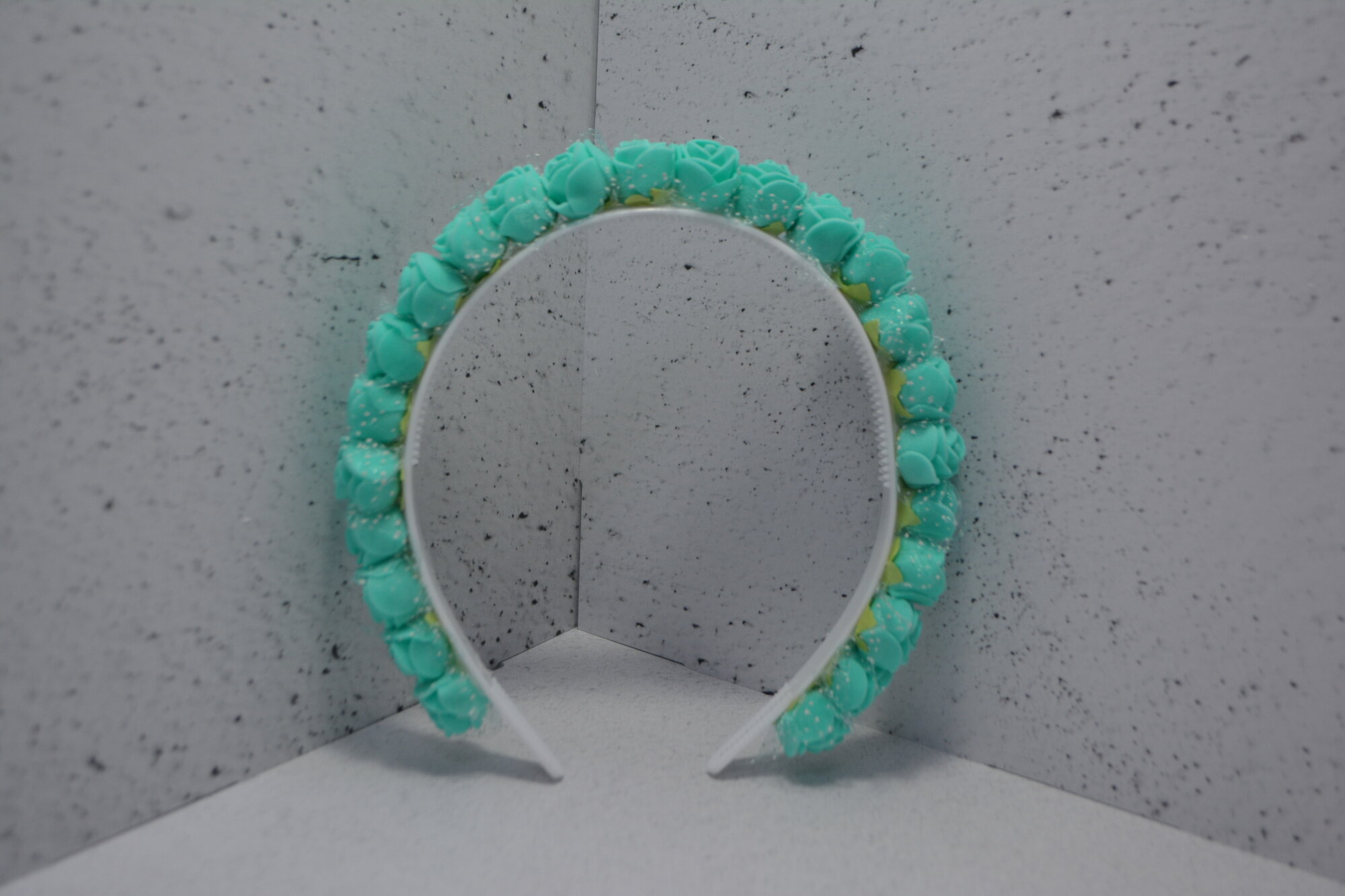 Ободок для девочки с розочками из фоамирана