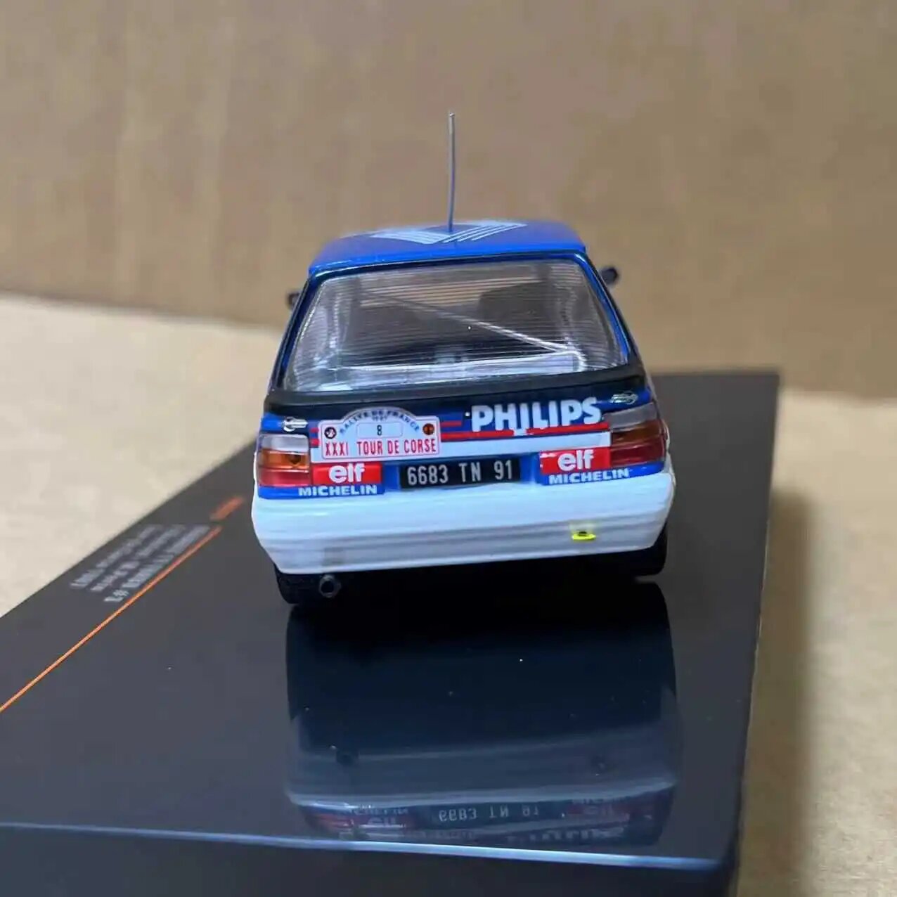 Коллекционная модель автомобиля WELLY RENAULT 11 TURBO 1:43, 01