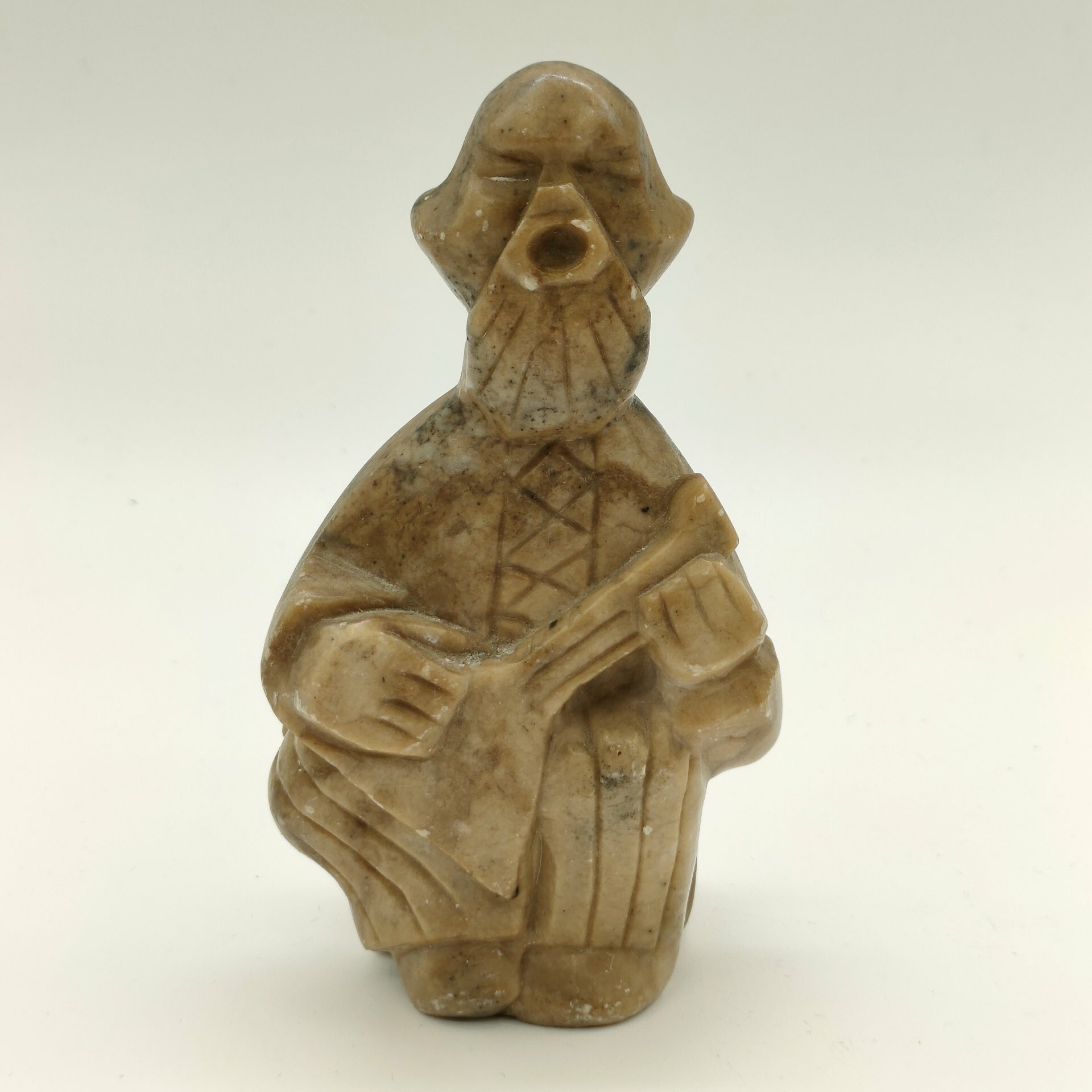 Статуэтка "Мужик с балалайкой", натуральный камень, резьба, шлифовка, Россия