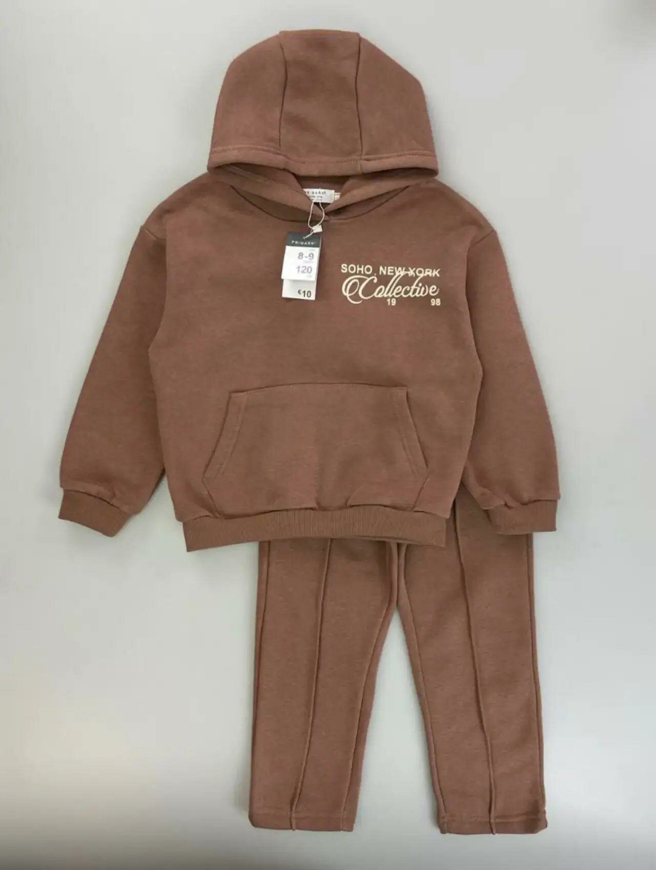 Костюм спортивный