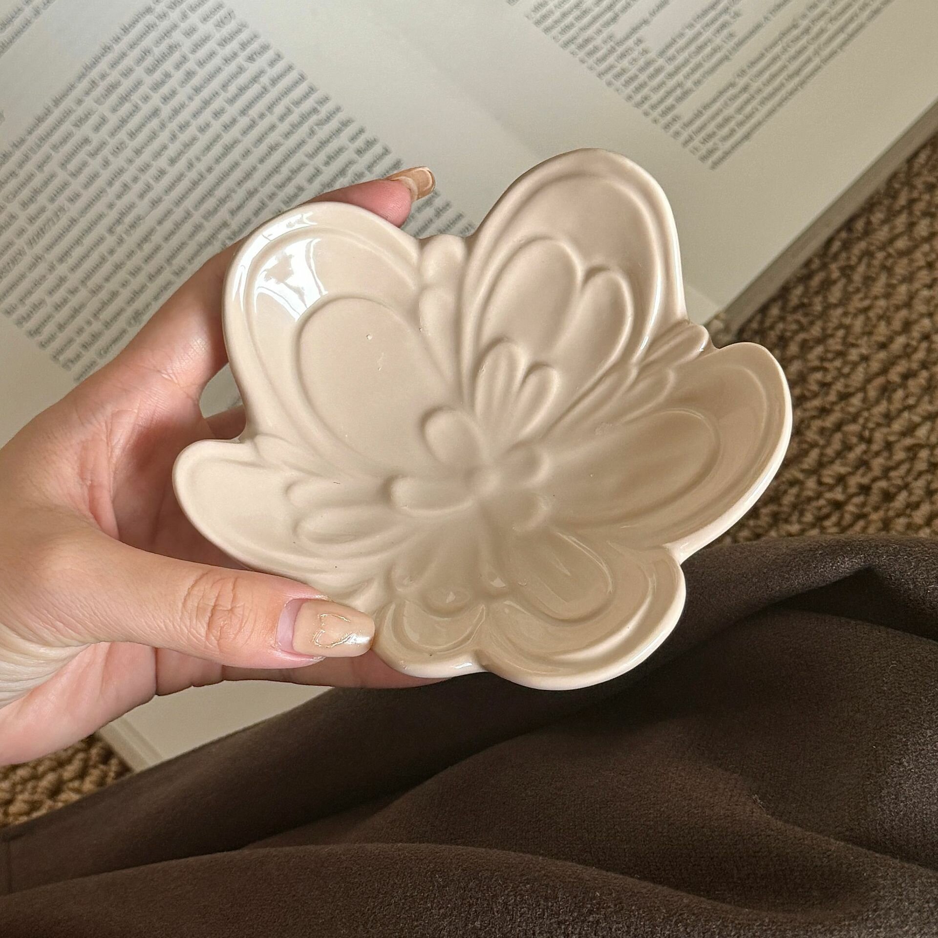 Керамический держатель для мыла, мыльница, высокая эстетика, форма цветка, стеллаж для хранения, дренаж, новый креативный домашний мыльница, стиль интернет-знаменитости