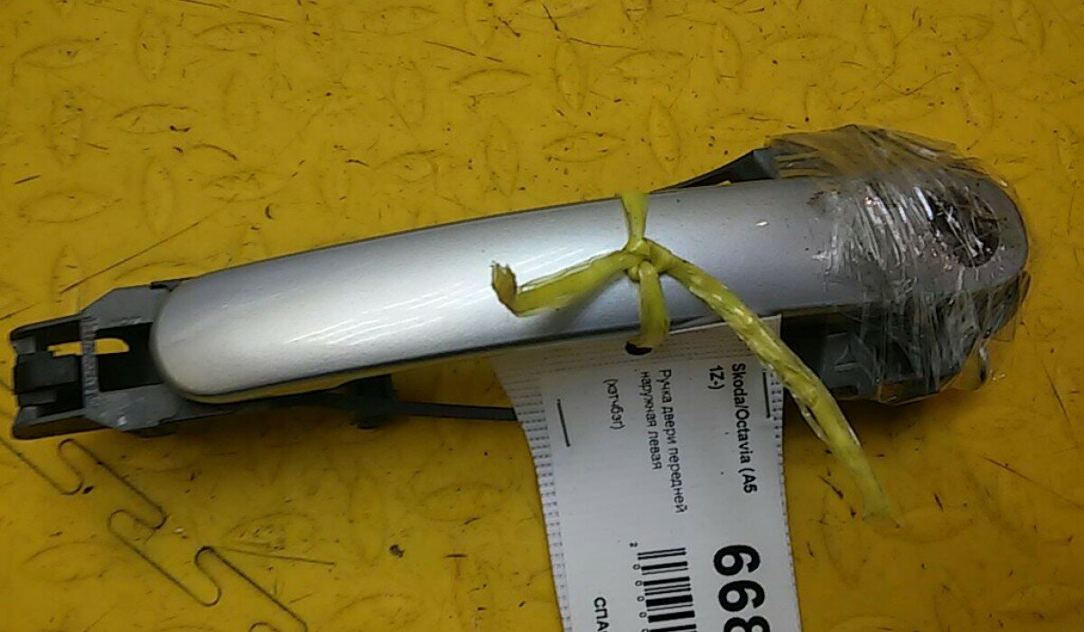 Ручка двери передней левой наружная Octavia (A5 1Z-) Skoda 3B0837207G