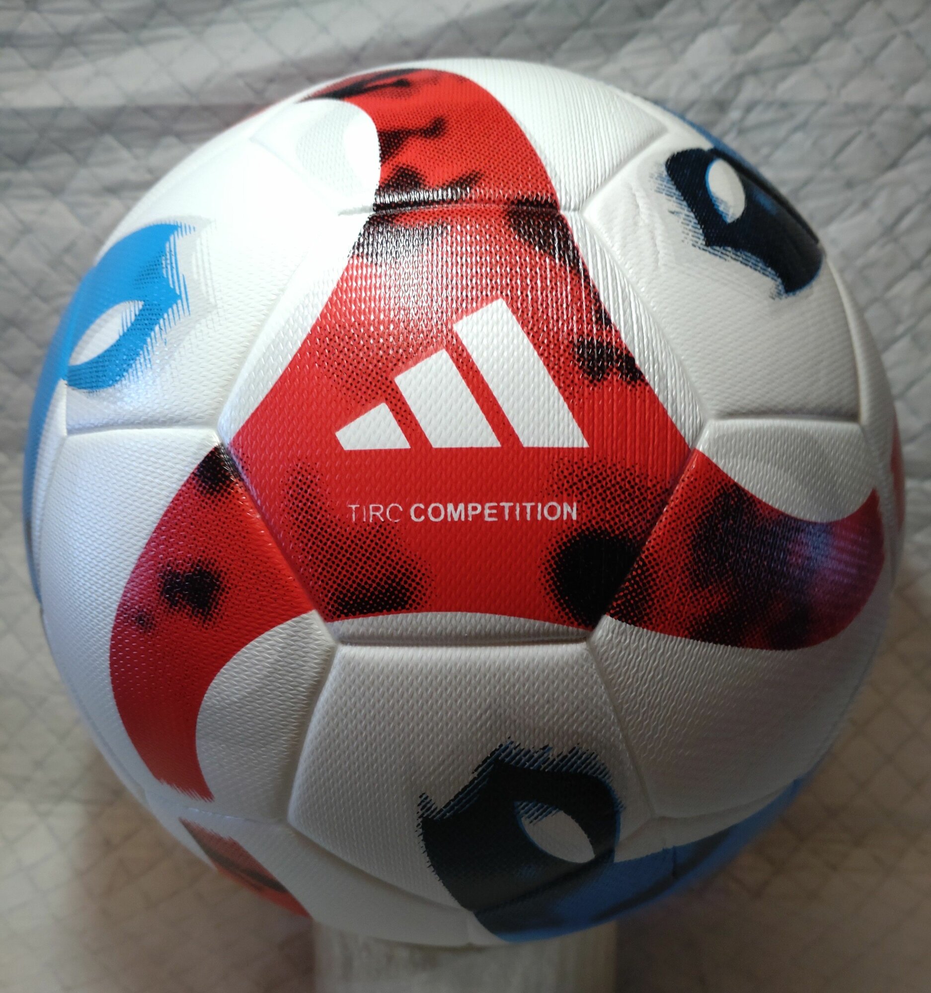 Мяч футбольный ADIDAS Tiro Competition, размер 5, 5 слоёв, FIFA Pro ( игла в подарок )