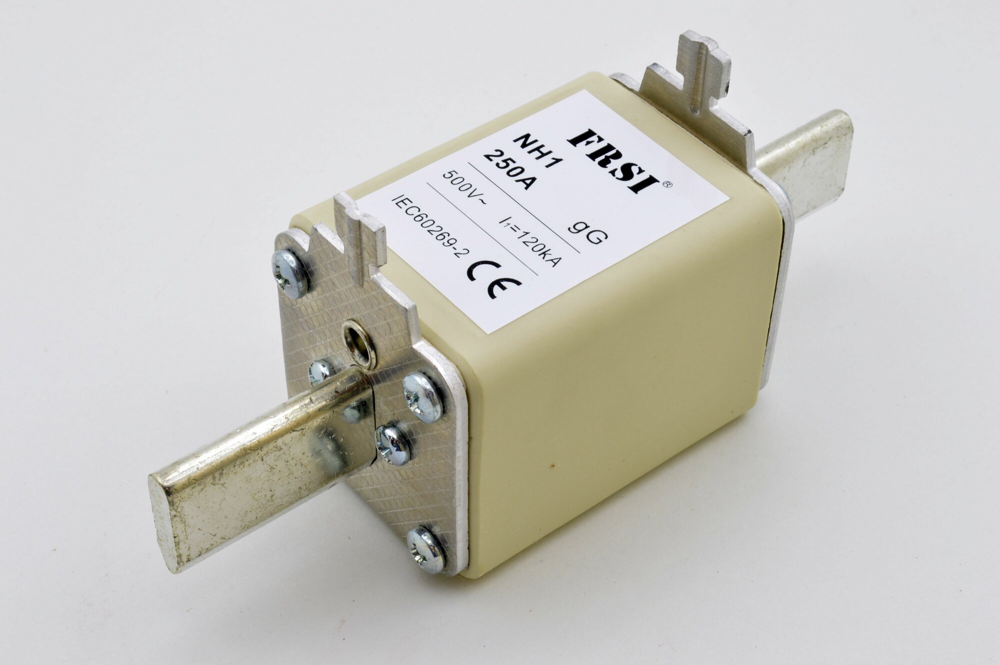 Предохранитель FRZ NH1 500V 250A GG Предохранитель gG 250А 500VAC NH1 1шт