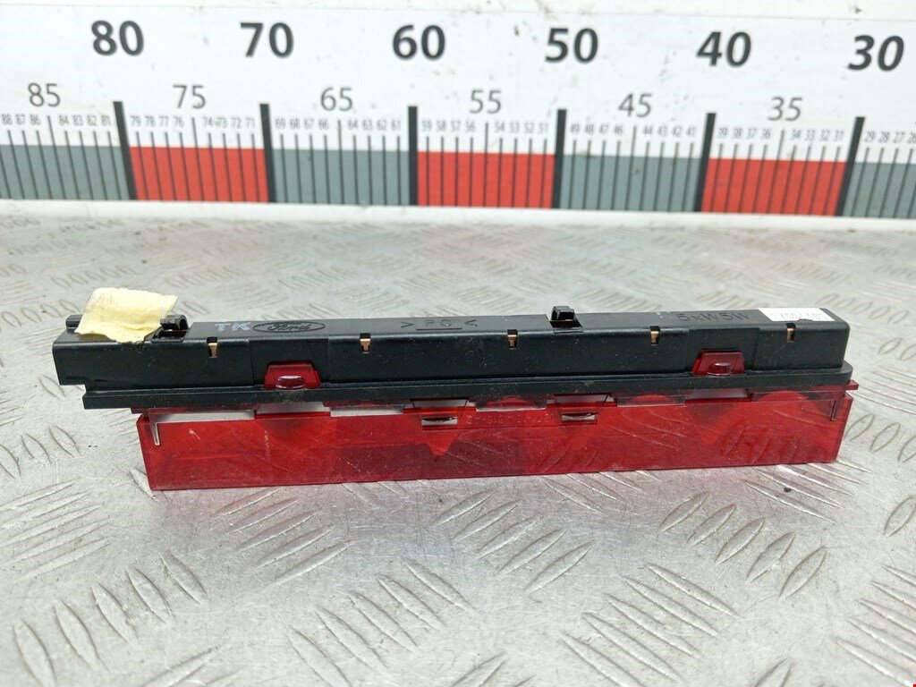 Фонарь дополнительный тормозной (стоп-сигнал) Ford Focus 2 1151768 арт. 2221717