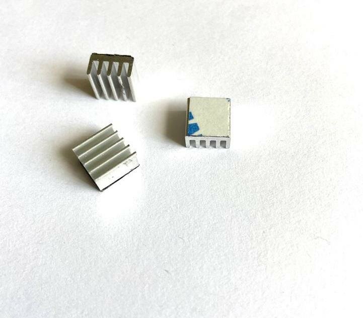 Радиатор алюминиевый с термолентой 5мм х 8.8мм х 8.8мм (8217)