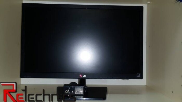 Монитор ЖК широкоформатный 21.5" 16:9 LG 22EN33T black TFT TN, WLED, 1920x1080, W90H65