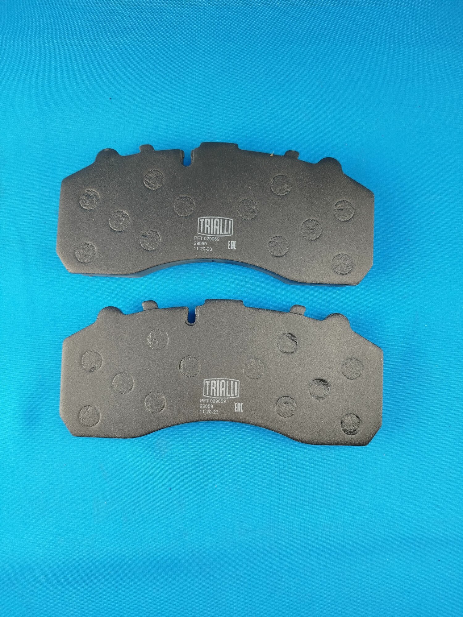 Колодки переднего тормоза "TRIALLI" для автомобилей КамАЗ 5490, МАЗ 203, DAF 95XF 97->02