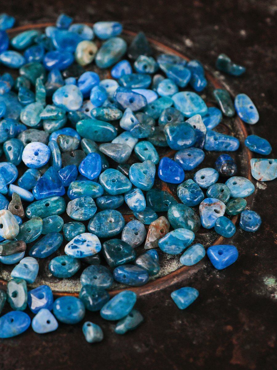 Апатит Осколки бусины натуральные (упак 10 г - прим. 40 осколков), цвет лазурный, размерный микс