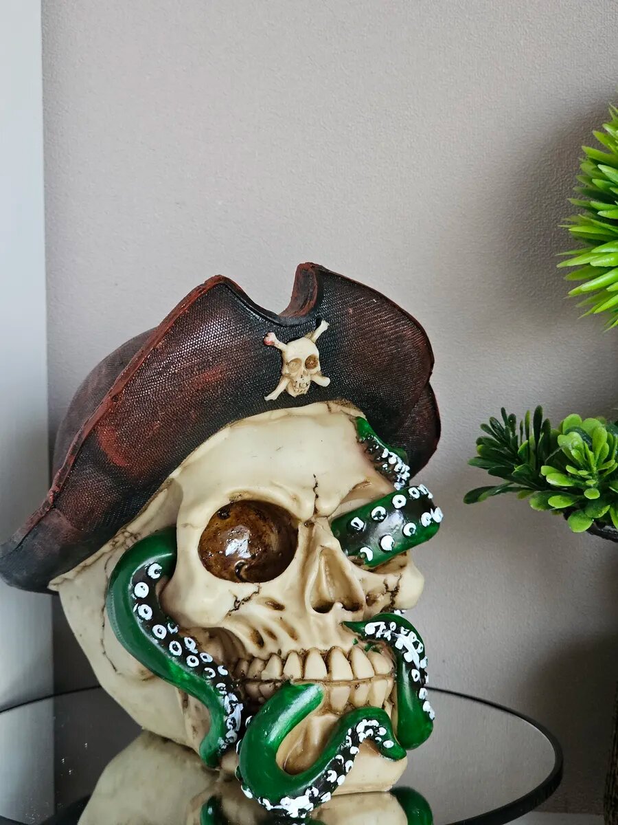 Череп пират с осьминогом фигурка статуэтка 15 см