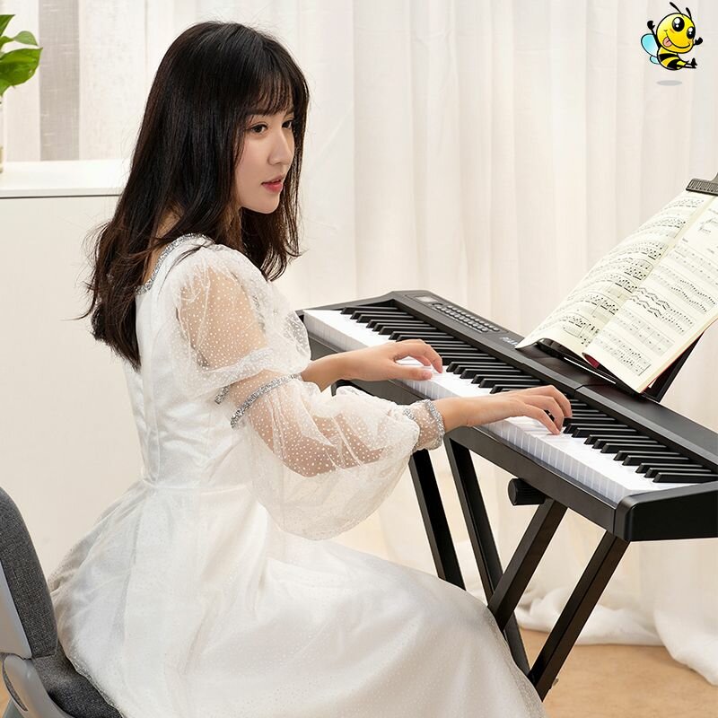 Полноразмерное электронное пианино с 88 клавишами и Bluetooth