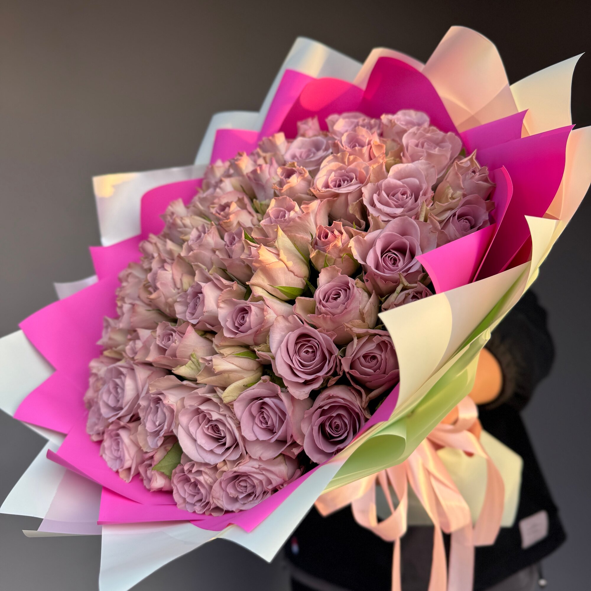 Розы Кения сортовые 75 шт сиреневые Оушен 40 см в бутонах арт. 05111169 Простороза. ру