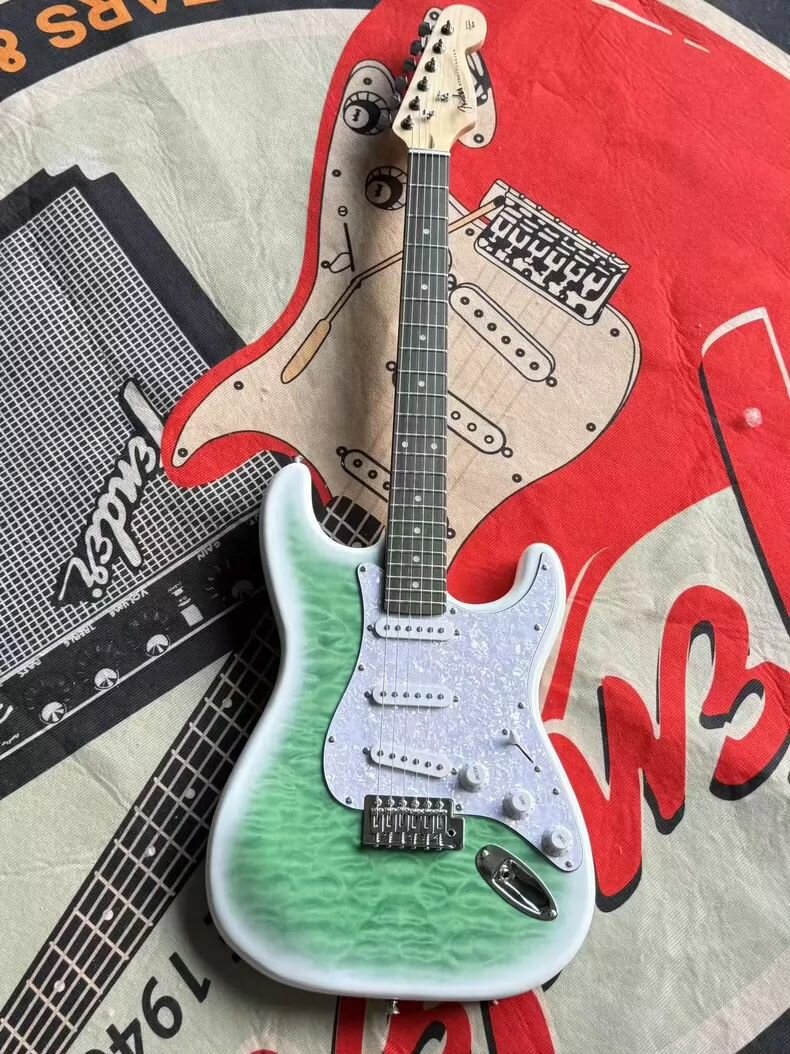 Fender Электрогитара ST 6-струнная, корпус Махагони 39"