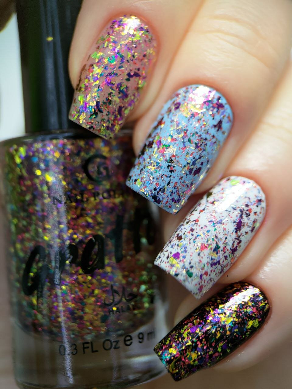 Лак для ногтей со слюдой и поталью Grattol Carnival, 9мл