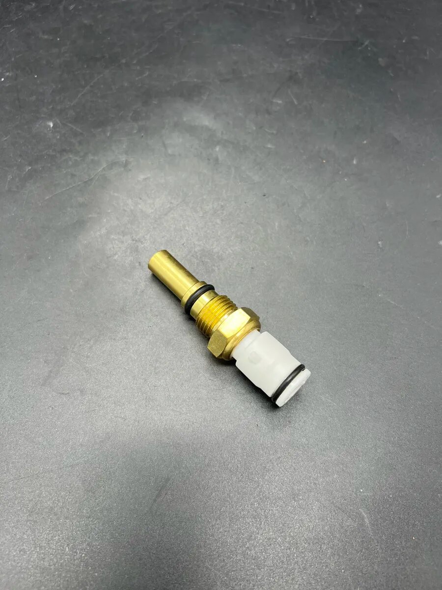 Датчик температуры включения вентилятора Новое Cargoparts