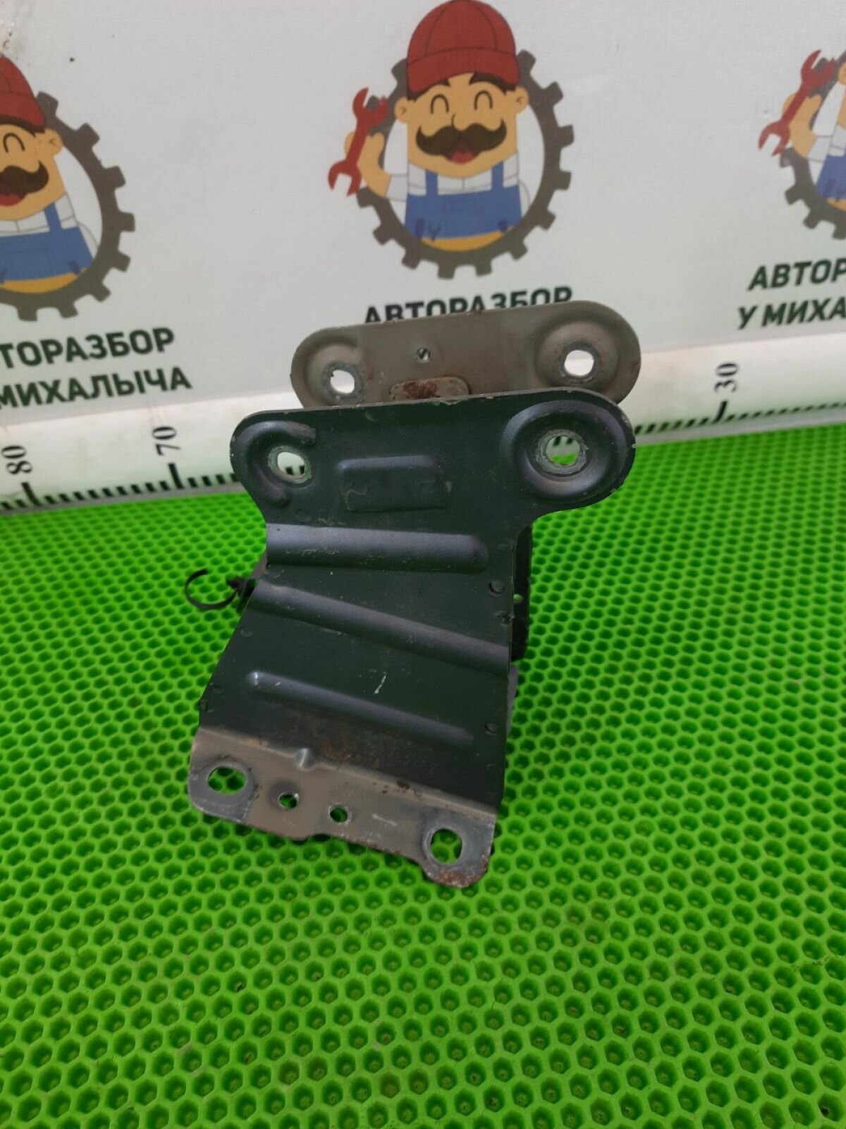 Кронштейн усилителя переднего бампера Opel Astra H