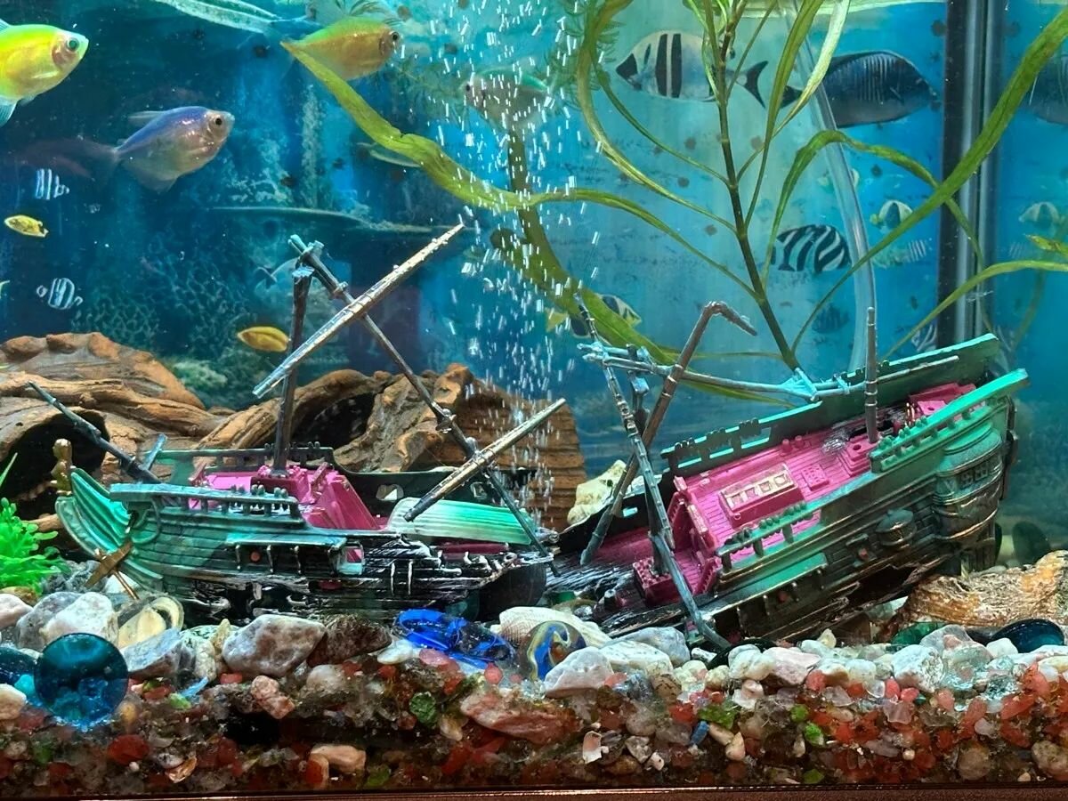 Декор для аквариума затонувший корабль(Может быть подключен к воздушному насосу)