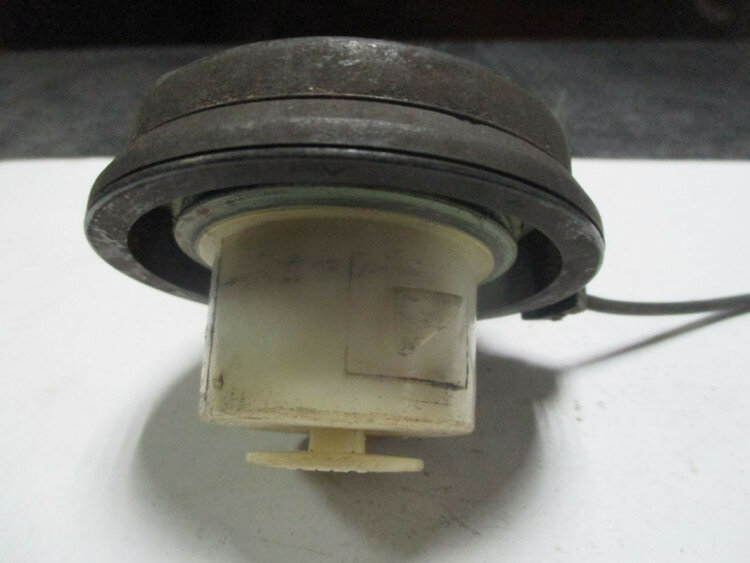 Крышка бензобака 22666399 Шевроле Каптива Опель Антара