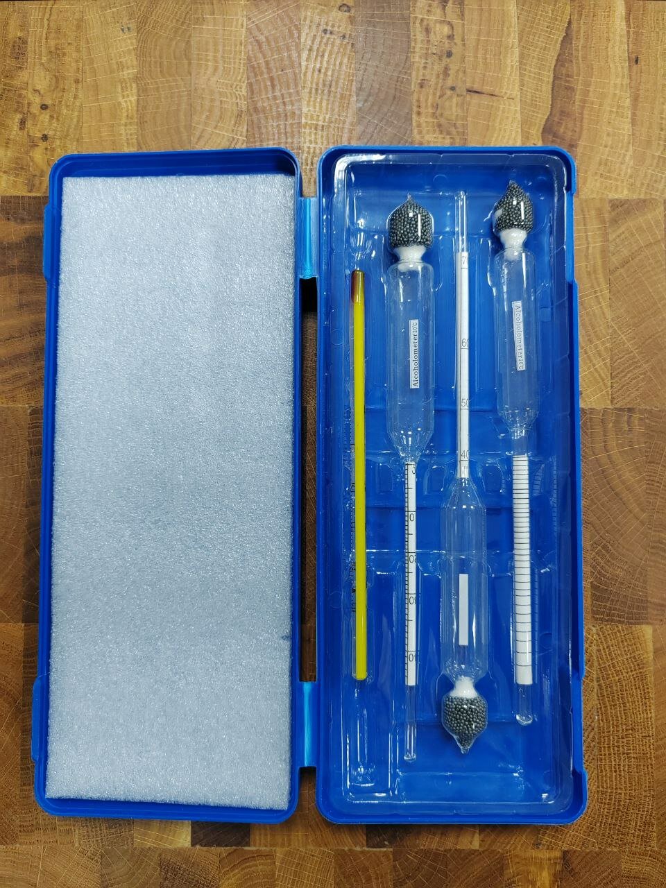 Набор ареометров в пластиковом футляре: 0-40; 40-70; 70-100 + спиртовой термометр