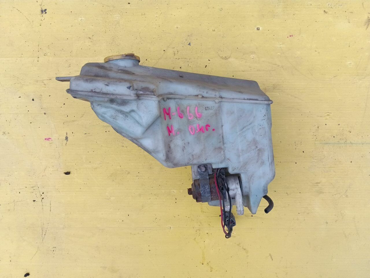 Mazda 6 GG Бачок омывателя лобового стекла