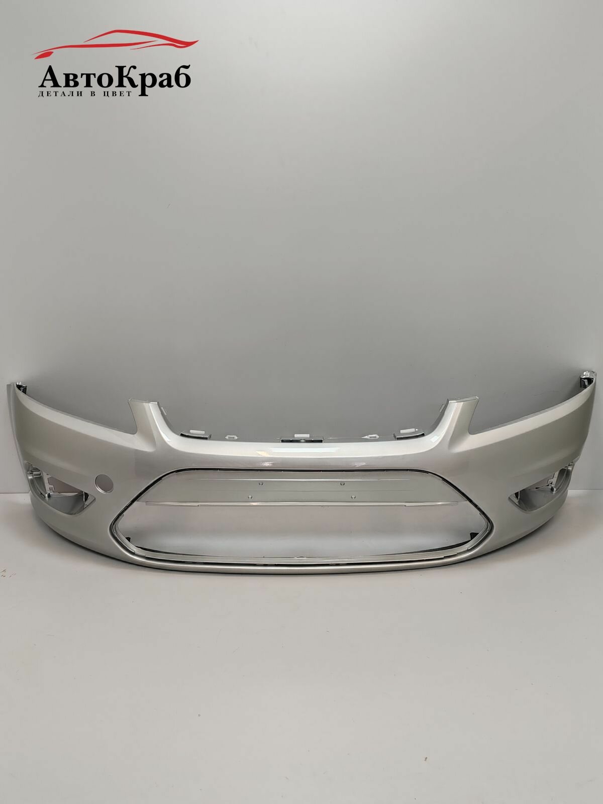 Бампер передний в цвет для Ford Focus 2 рестайлинг 2008 - 2011 г. ZJNC - серебристый