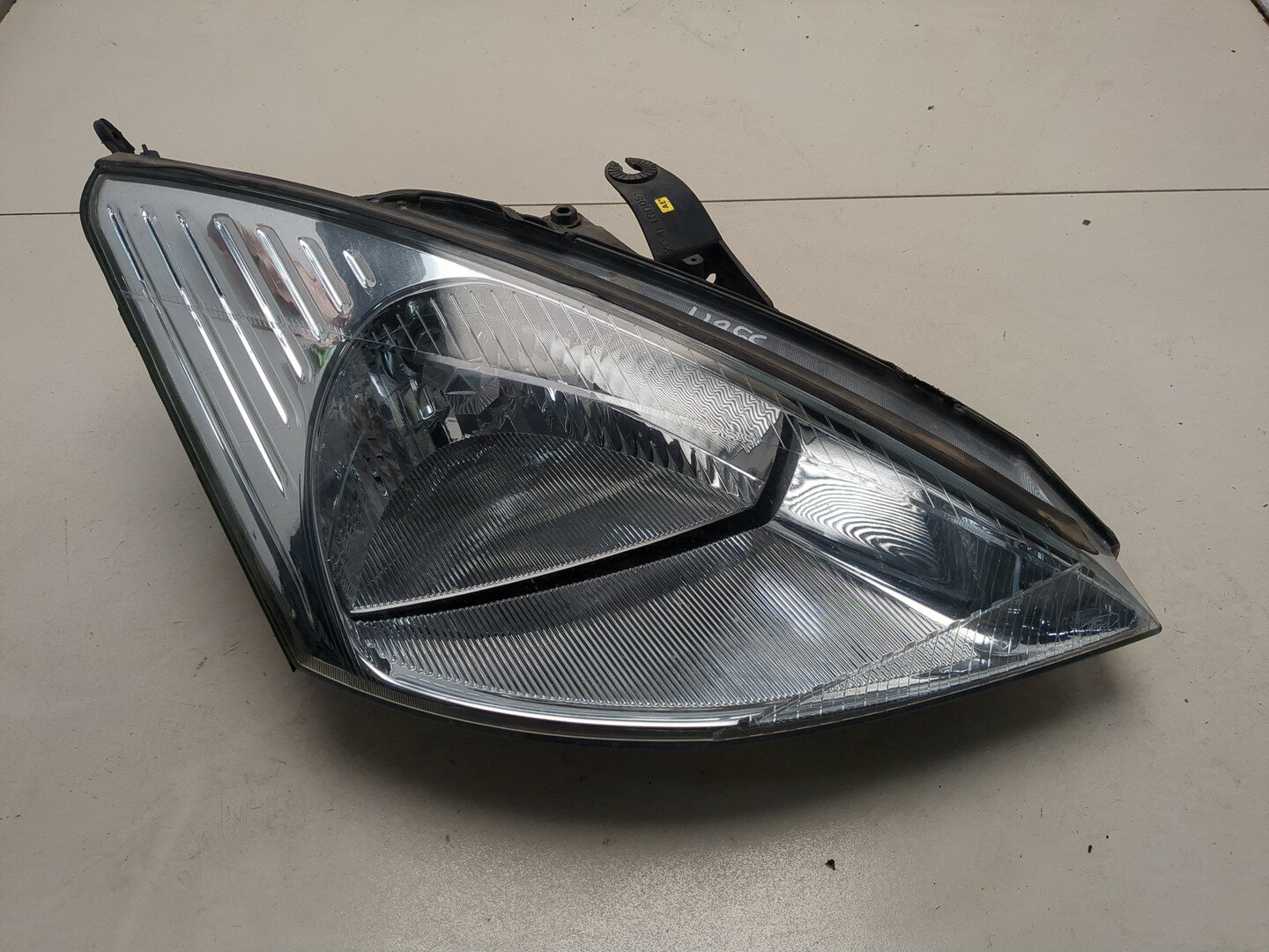 Фара (передняя) правая Ford Focus 1 Б/У