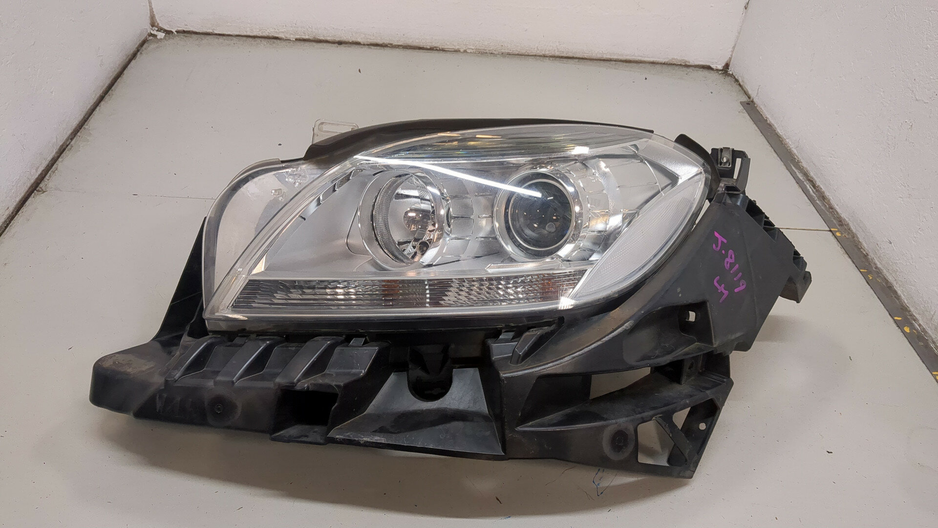 Фара (передняя) левая Mercedes ML W166 Б/У