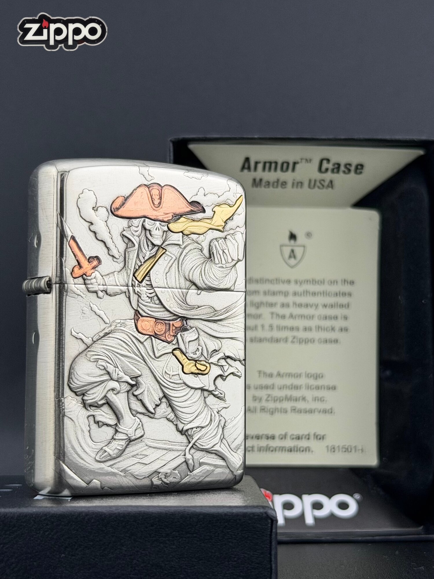 Зажигалка Zippo Armor “Pirate Skull” — оригинал, бензиновая, гравировка пират-скелет, коллекционная