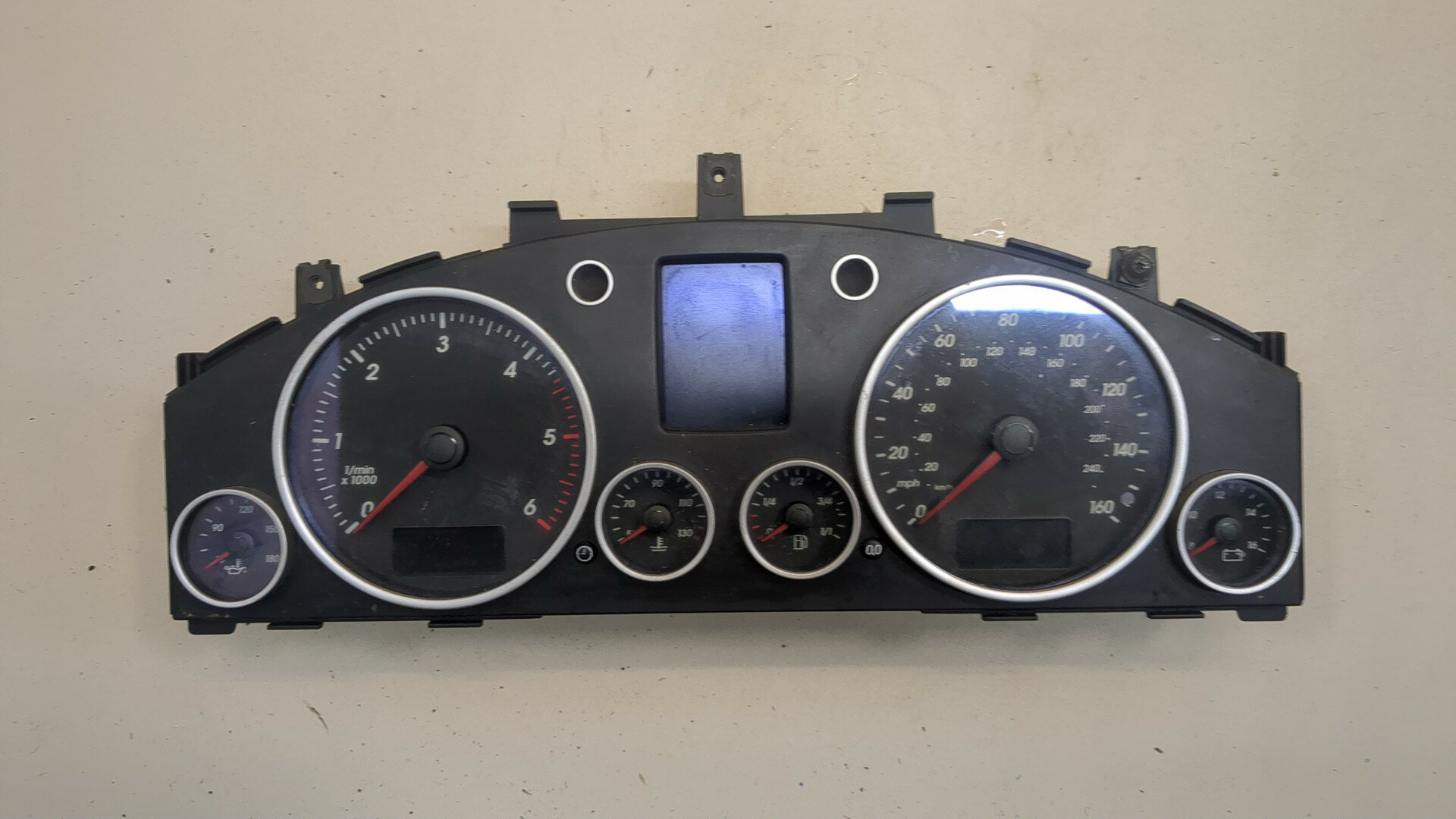 Приборная панель Volkswagen Touareg Б/У