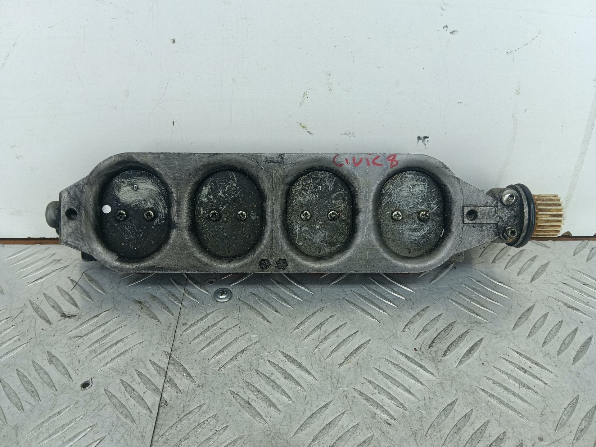 Механизм изменения длины впускного коллектора Honda Civic 8 (2005 - 2008)