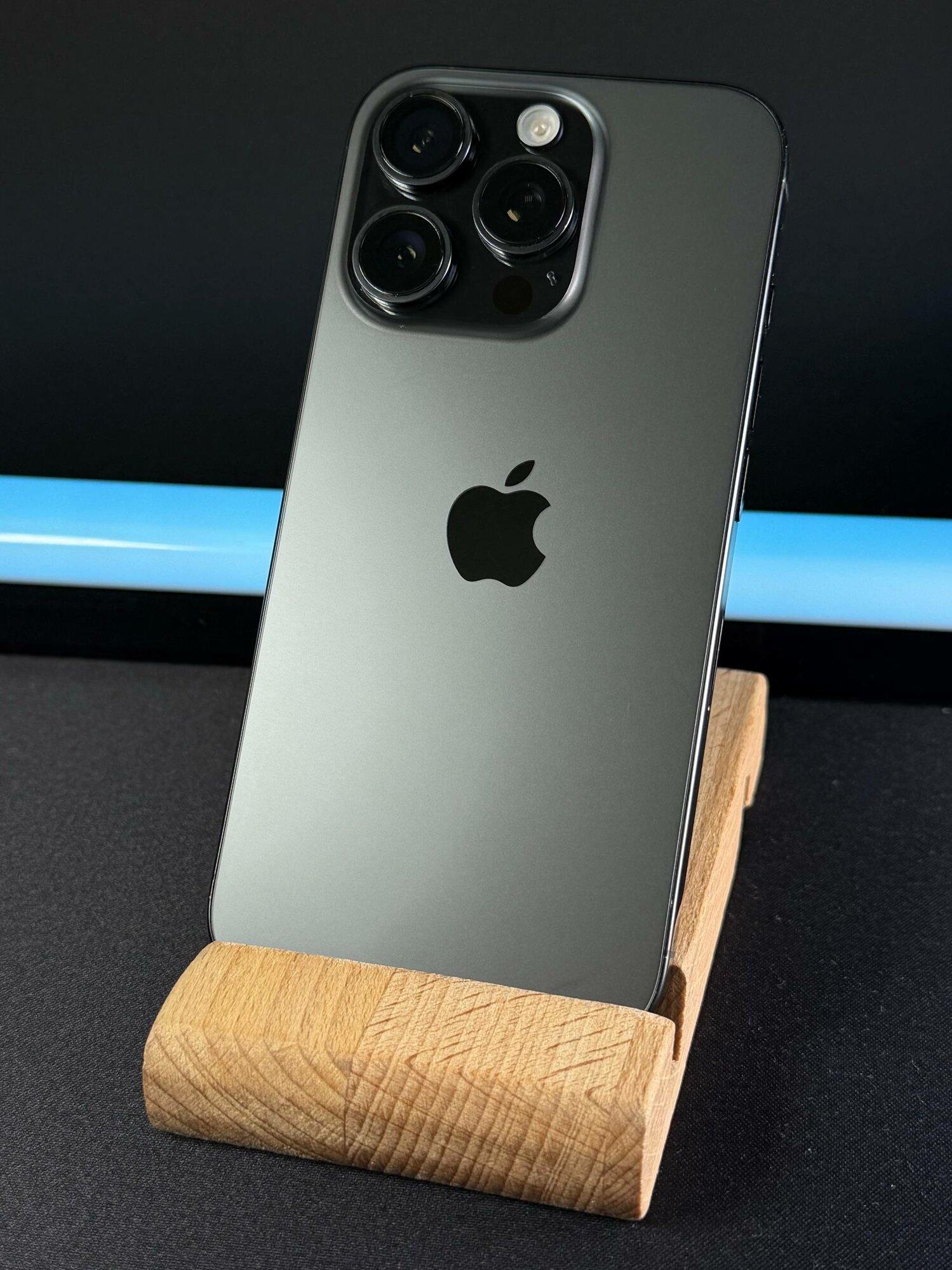 Смартфон Apple iPhone 16 Pro, 128gb, Black Titanium, VC, nano SIM + eSIM