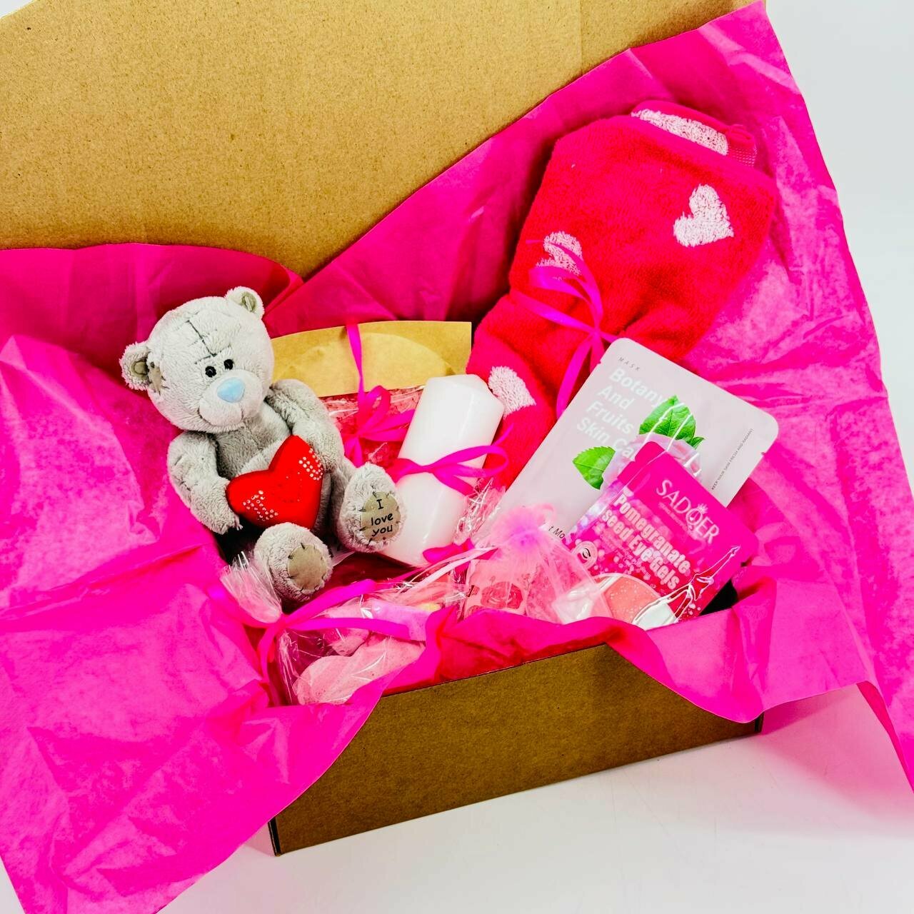 Бьюти бокс с мягкой игрушкой медвежонок / Набор косметики / Подарок любимой