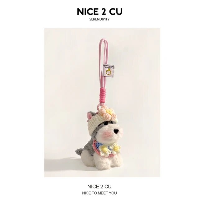 Стильный и очаровательный плюшевый брелок в виде шнауцера для сумки — мягкая игрушка-подвеска для рюкзака, которая украсит ваш кошелек, а также станет отличным подарком для вашего лучшего друга.