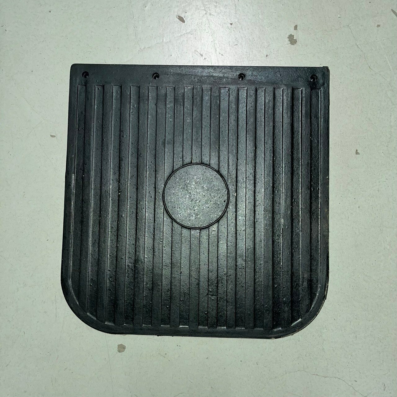 Брызговик резиновый Урал (большой)