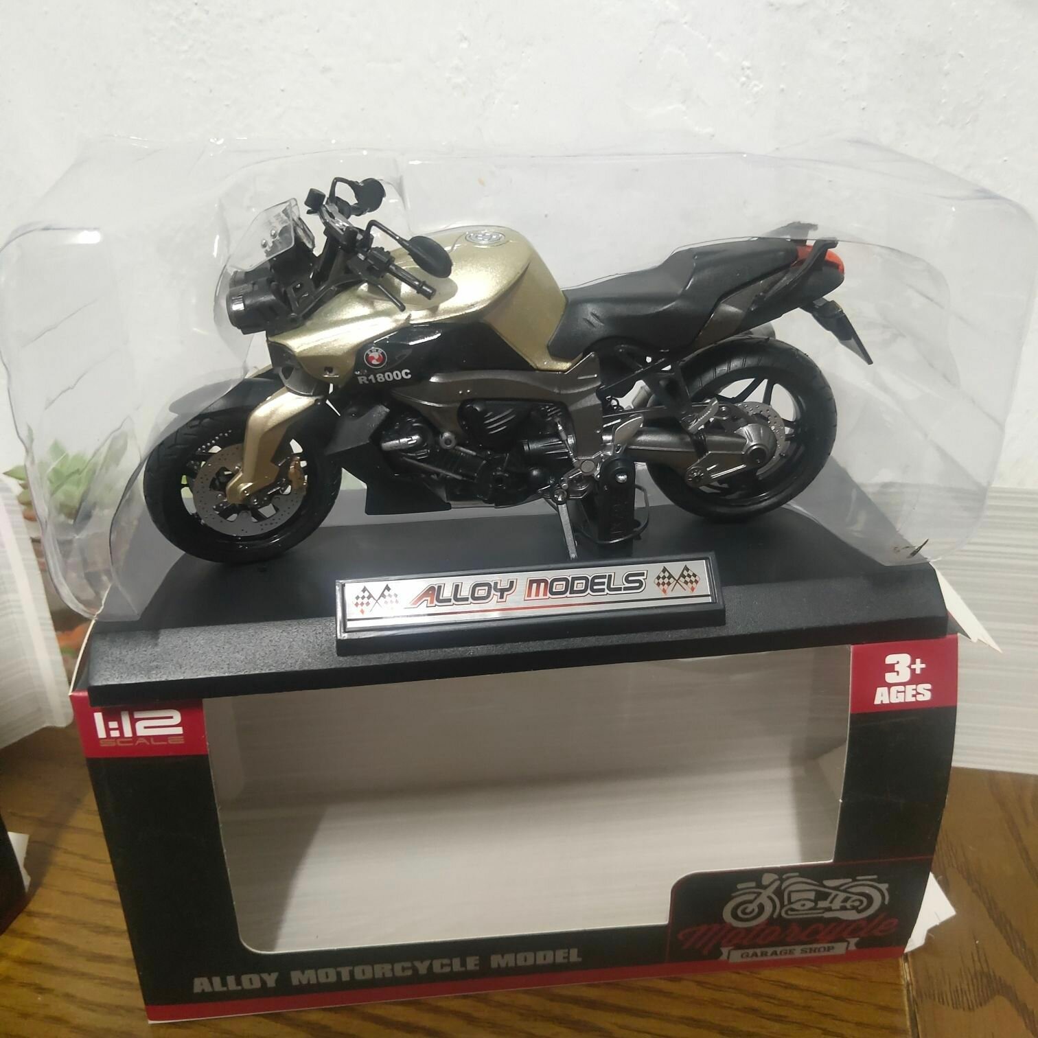 1/12 Модель BMW-R1800C с базой золото