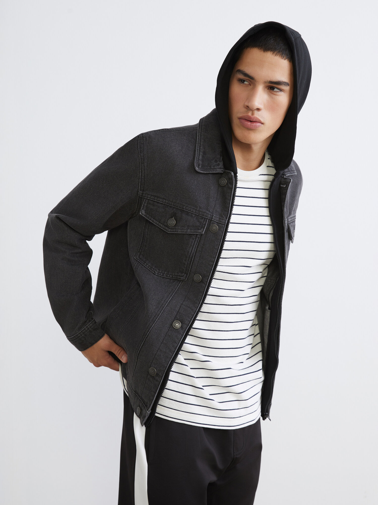 Куртка джинсовая