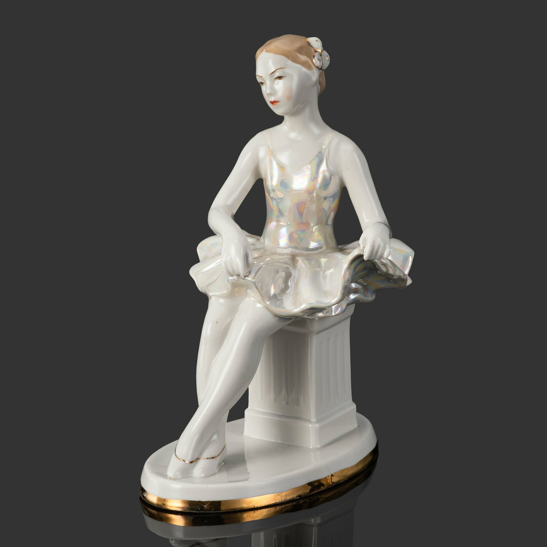 Статуэтка "Сидящий балерина" скульптор Ольга Сергеевна Артамонова, фарфор