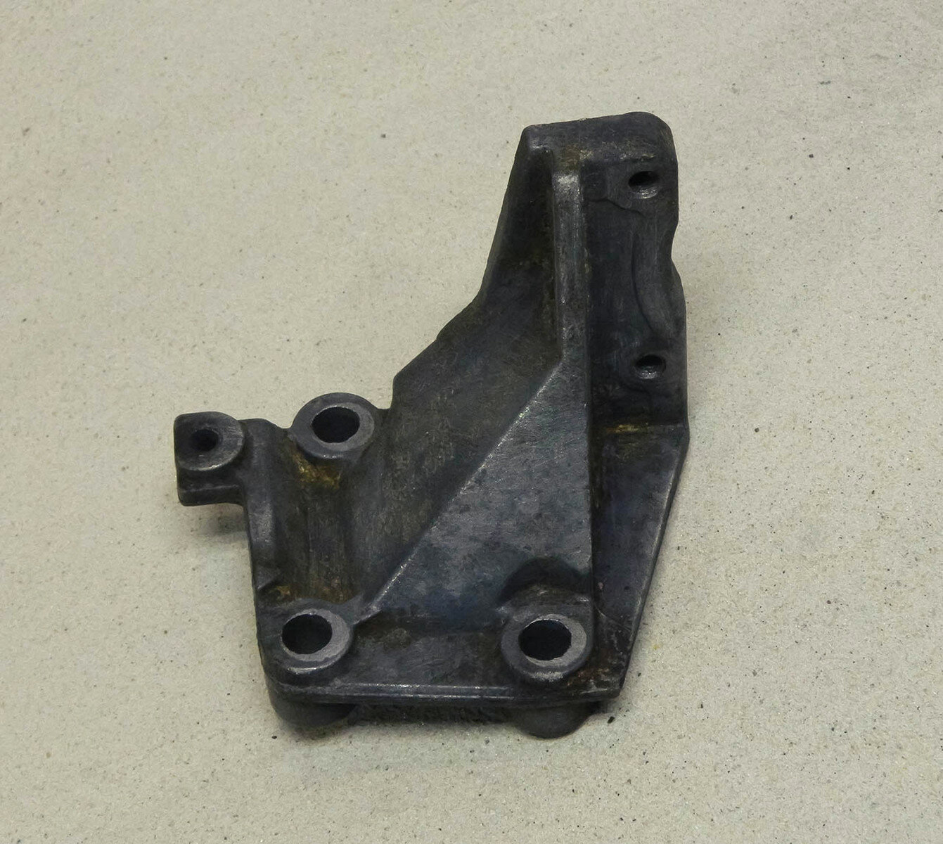 Кронштейн двс Ford Mondeo 2 1.8TD