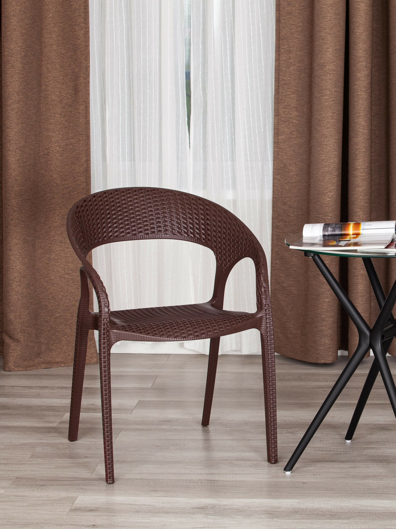 Кресло пластиковое TetChair, 1 шт, с подлокотниками, цвет коричневый